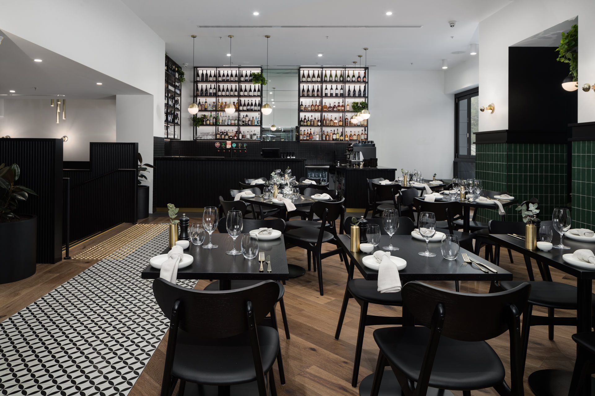 Contact Us | MISTER MUNRO Restaurant and Bar