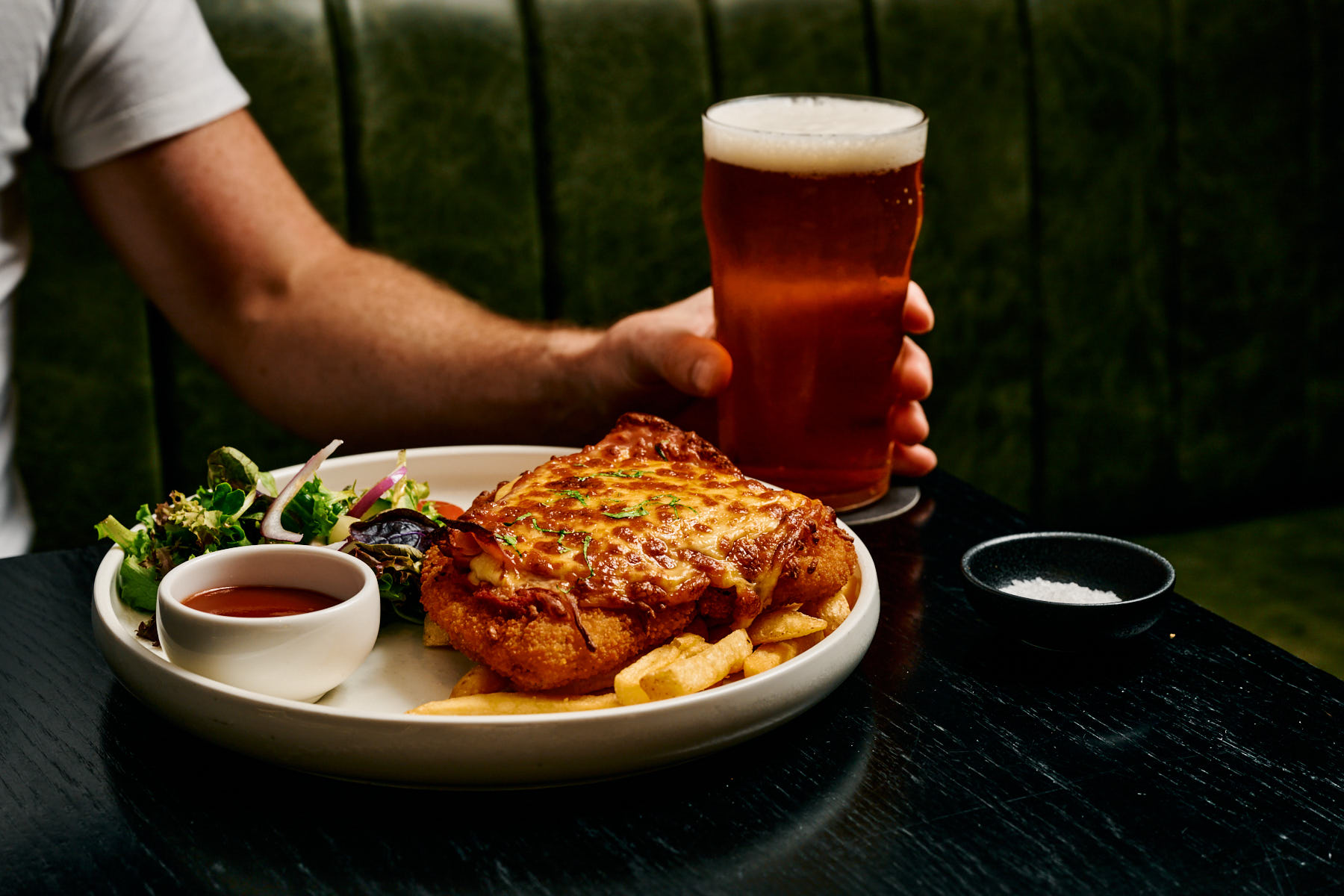 Parma & Pint Lunch Special | MISTER MUNRO Restaurant and Bar