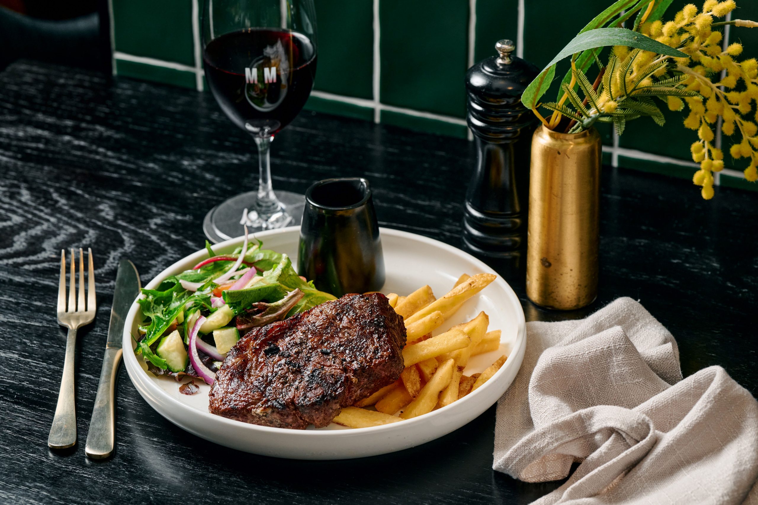 Tuesday $28 Steak Night | MISTER MUNRO Restaurant and Bar